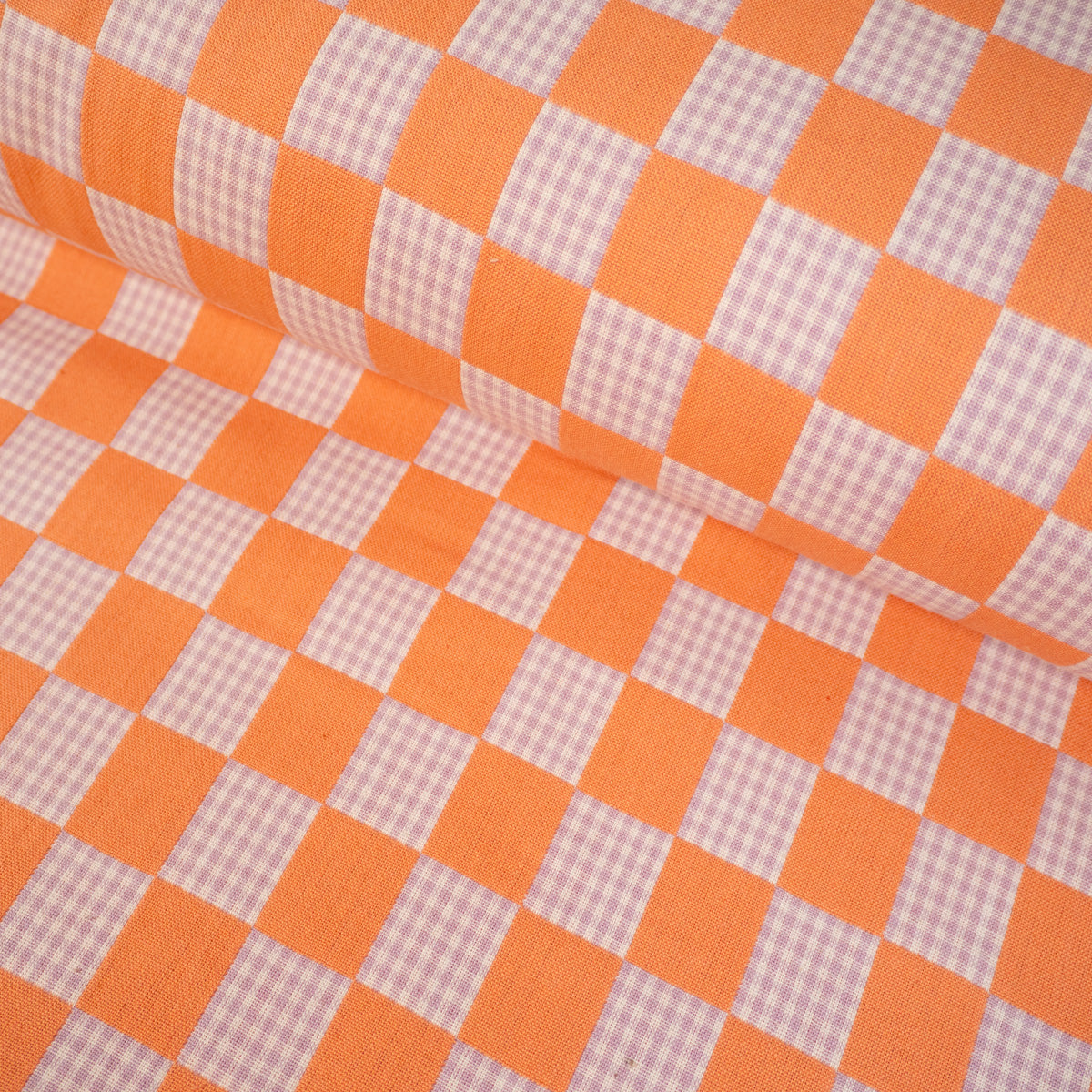 Tissu double étoffe - Fableism® - Checkmate Casepack - Orange et viole – ikatee
